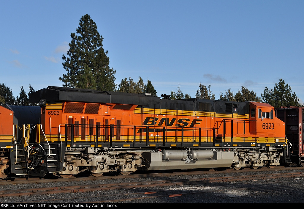 BNSF 6923